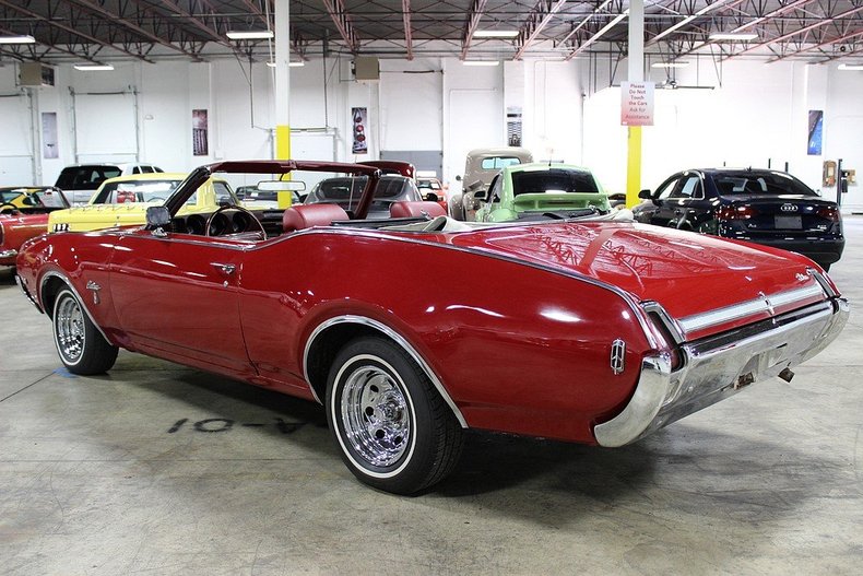 1969 Oldsmobile Cutlass S | GR Auto Gallery