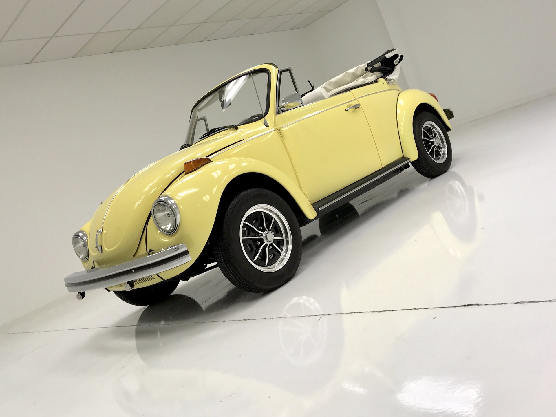 1976 Volkswagen Beetle | Classic Auto Mall