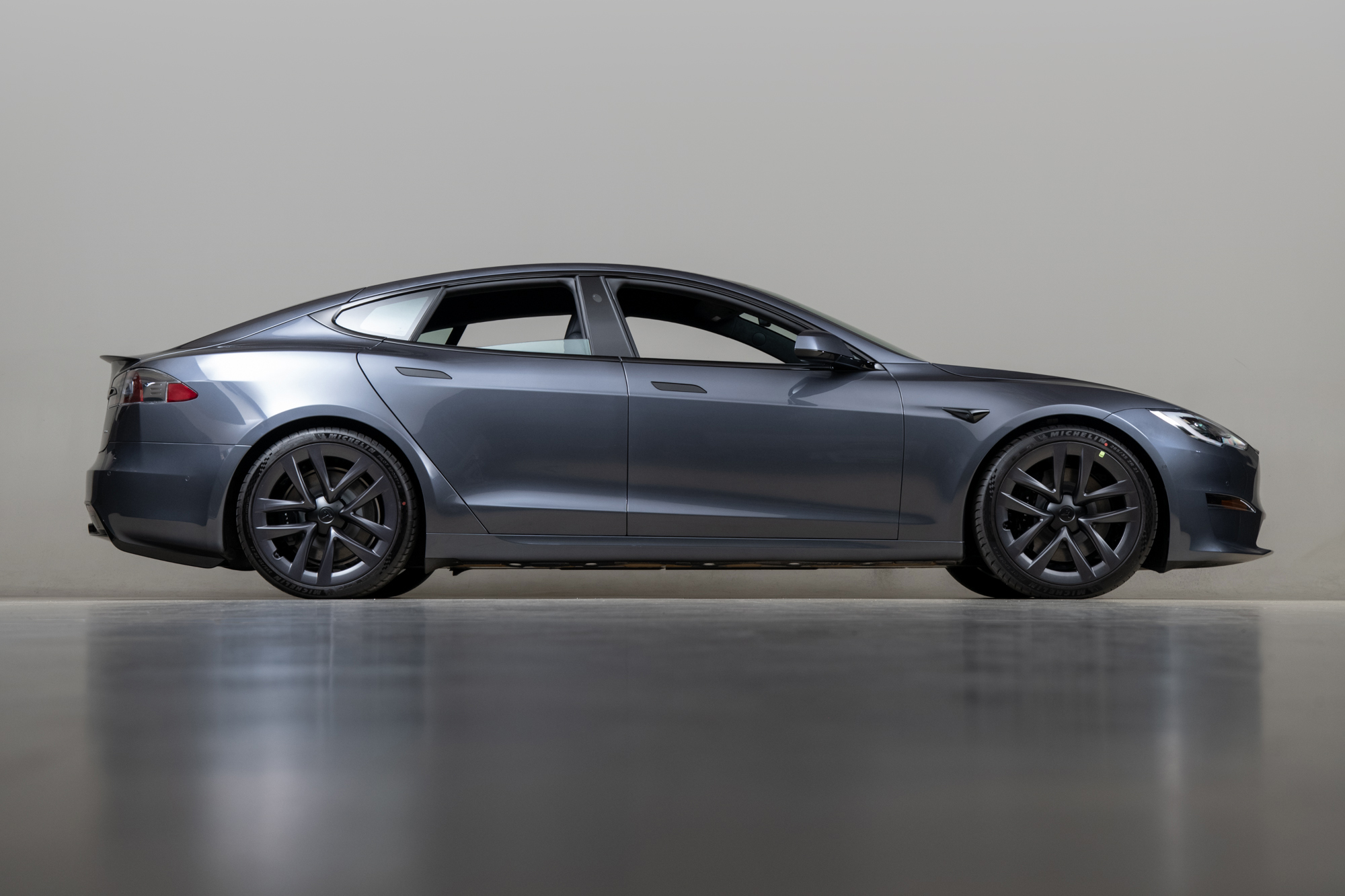 2021 Tesla S Plaid _6640