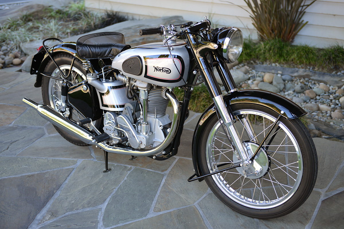 1952 Norton Motorcycle Model 30_5052