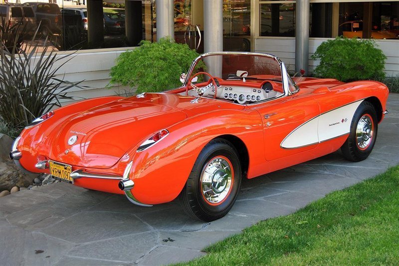 1957 Chevrolet Corvette Venetian Red/White_4229
