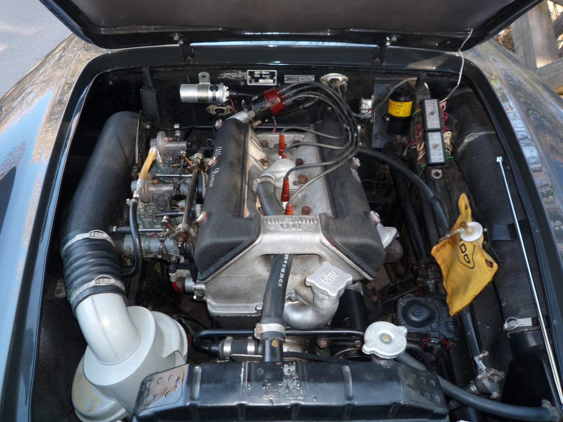 1962 Alfa Romeo 2000 Spider | http://www.charlescrail.com/