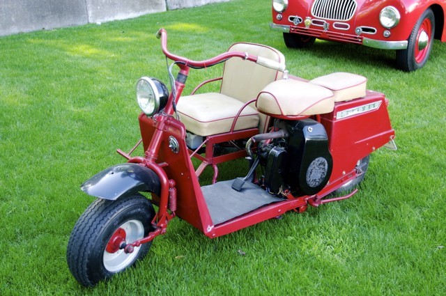 1959 Cushman Scooter | Dragers Classic Cars