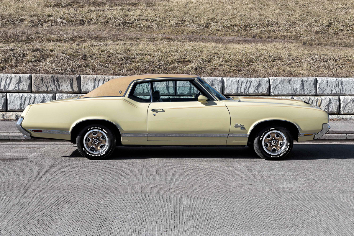 1970 Oldsmobile Cutlass Supreme | Fast Lane Classic Cars