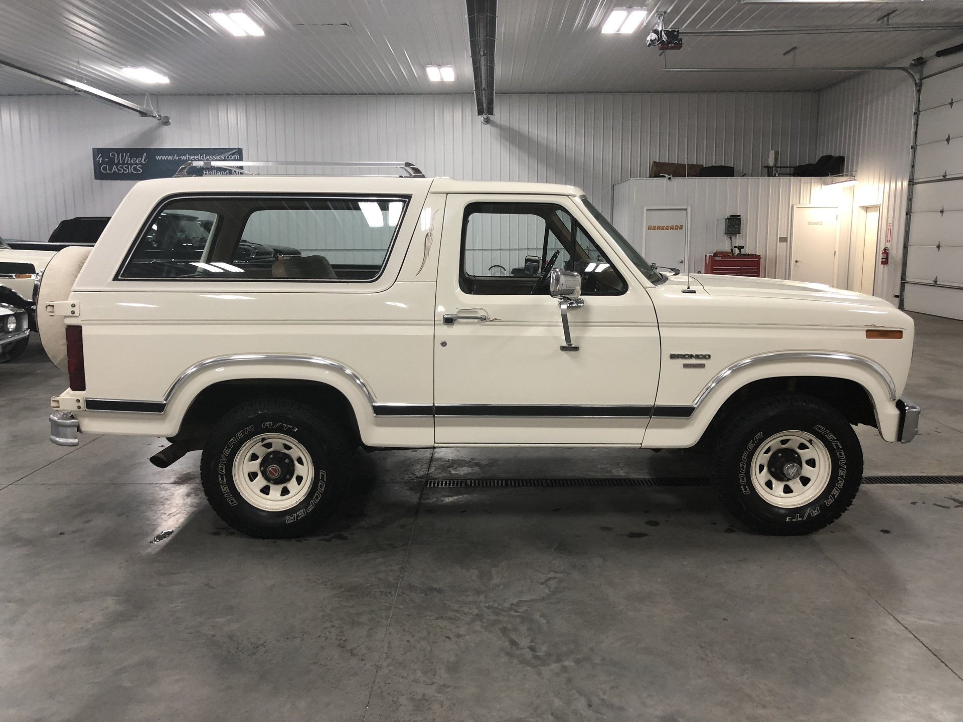 1983 Ford Bronco | 4-Wheel Classics/Classic Car, Truck, and SUV Sales