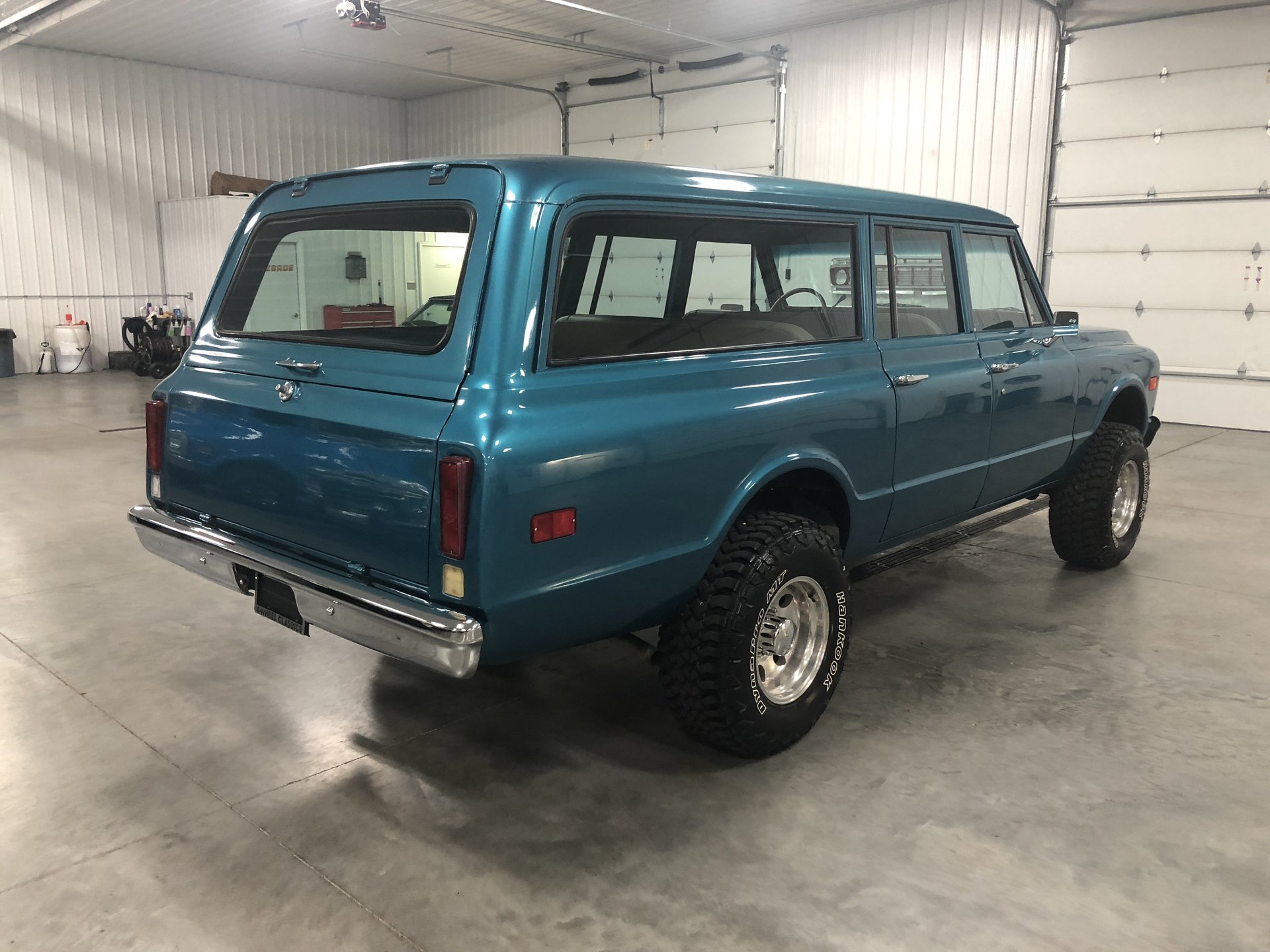 1971 Chevrolet Suburban | 4-Wheel Classics/Classic Car, Truck, and SUV ...