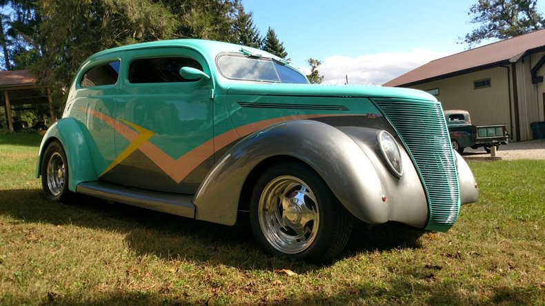 1937 Ford Split Window Sedan | GAA Classic Cars