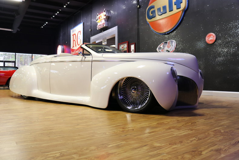 1939 Lincoln Zephyr | GAA Classic Cars