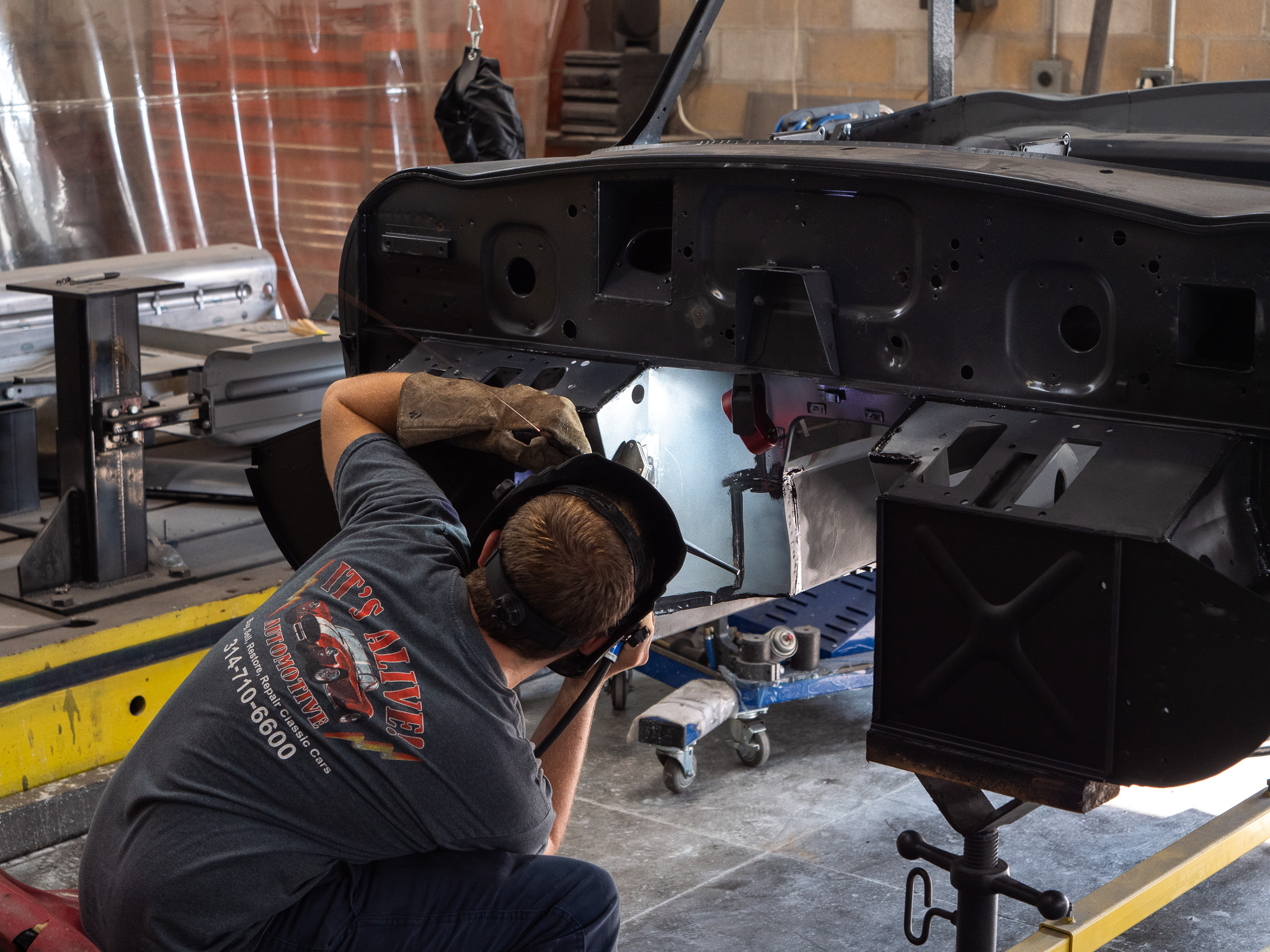 facility | Classic Jaguar E-Type, XK Restoration and Sales | It's Alive ...