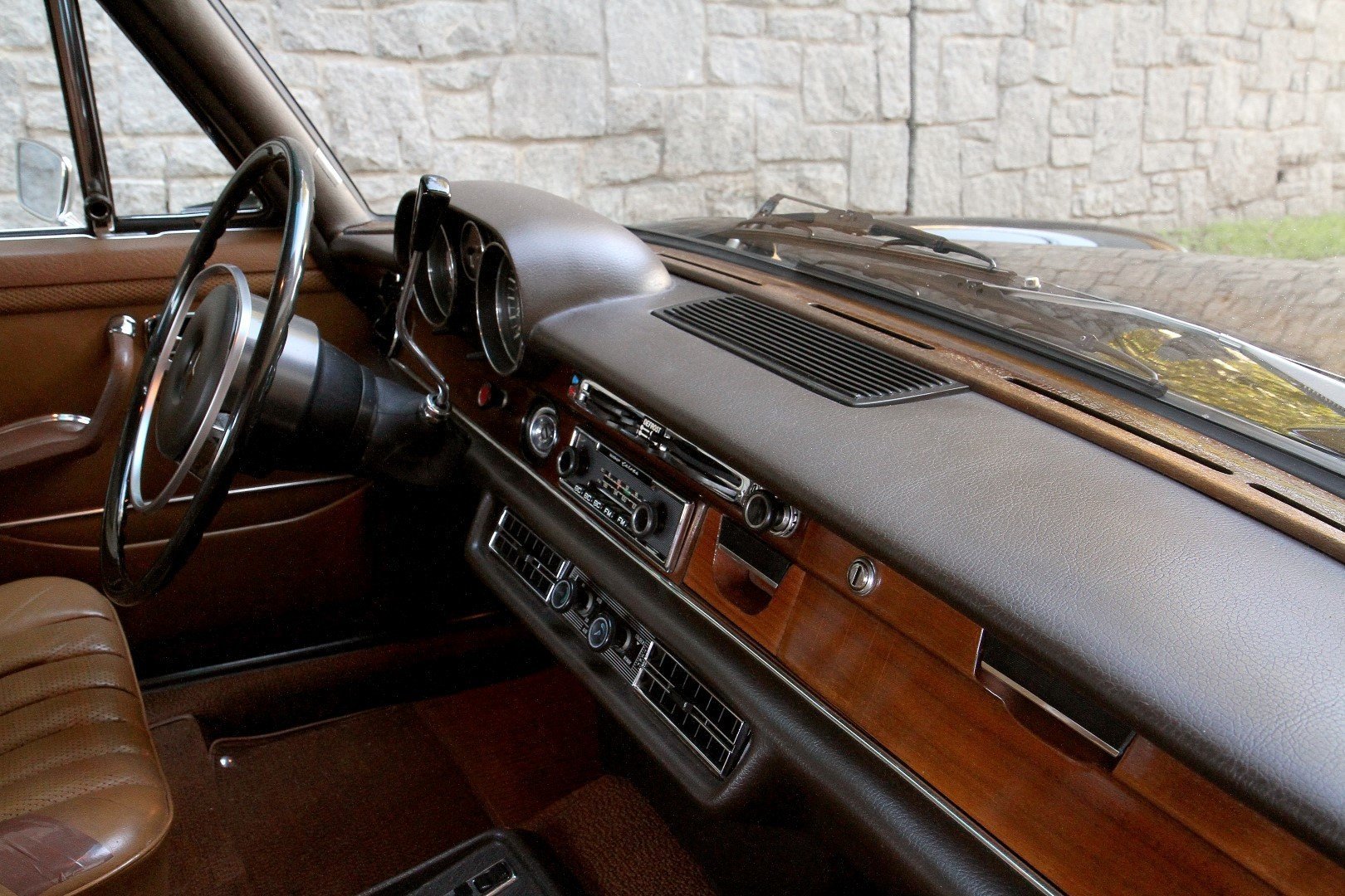 1970 Mercedes-Benz 280 SEL | Motorcar Studio