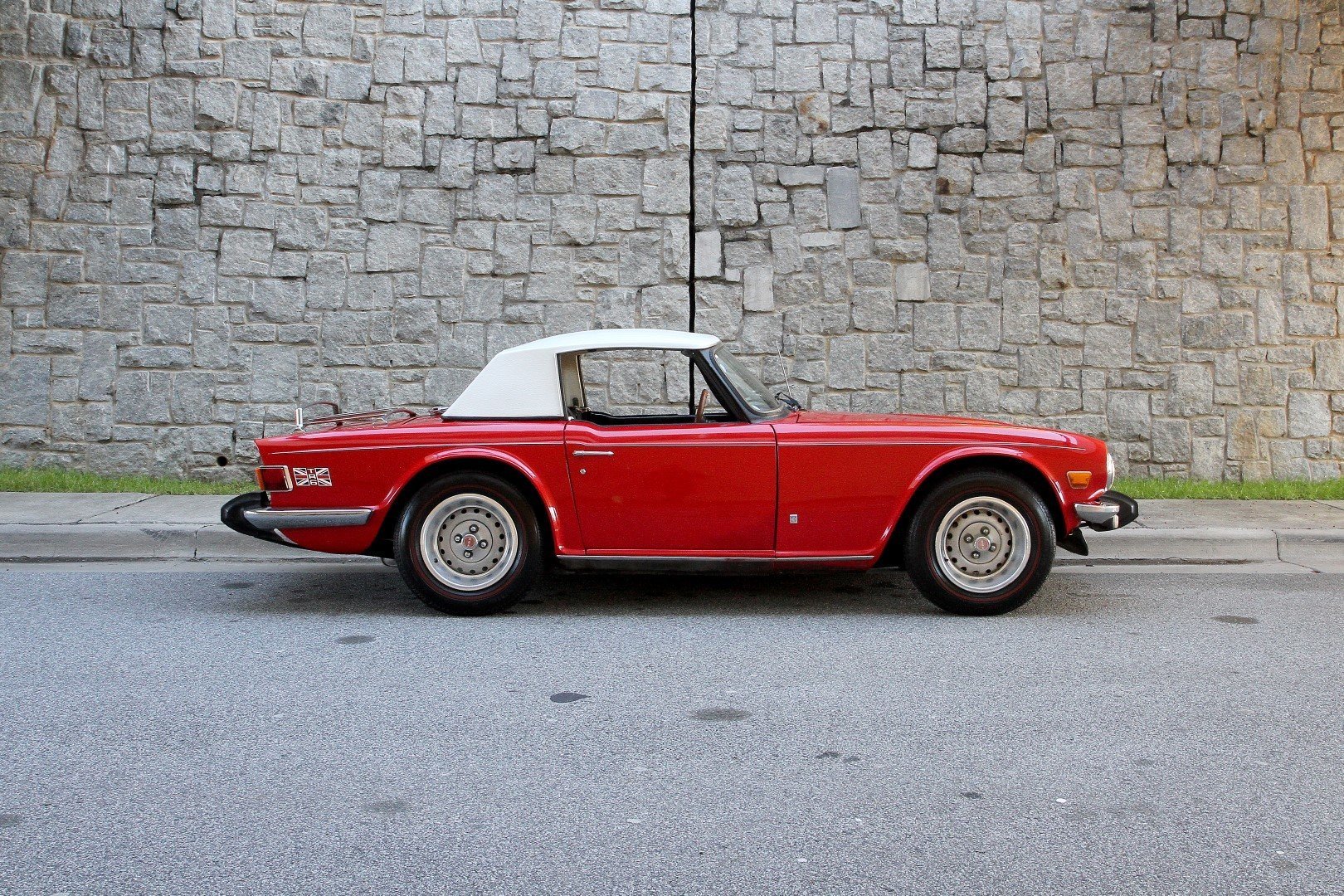 1975 Triumph TR6 | Motorcar Studio