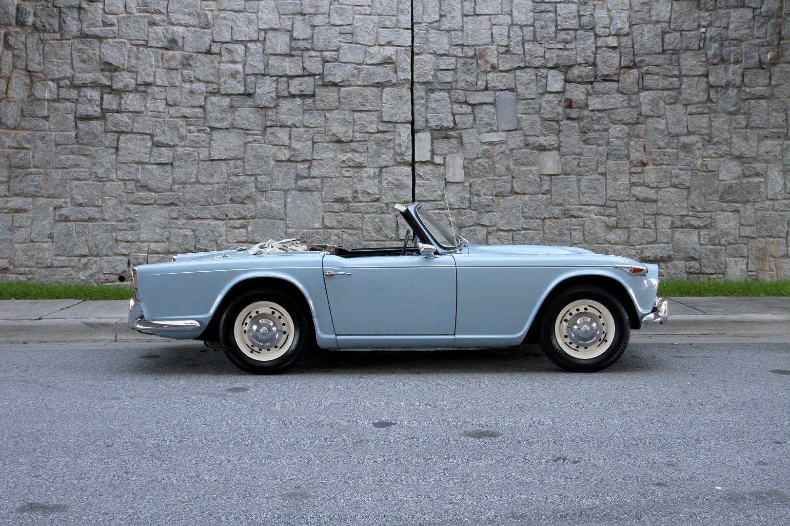 1968 Triumph TR4A | Motorcar Studio
