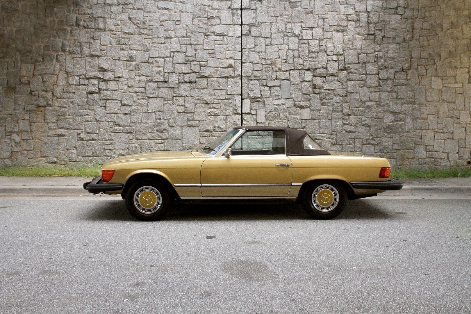 1975 Mercedes-Benz 450SL | Motorcar Studio