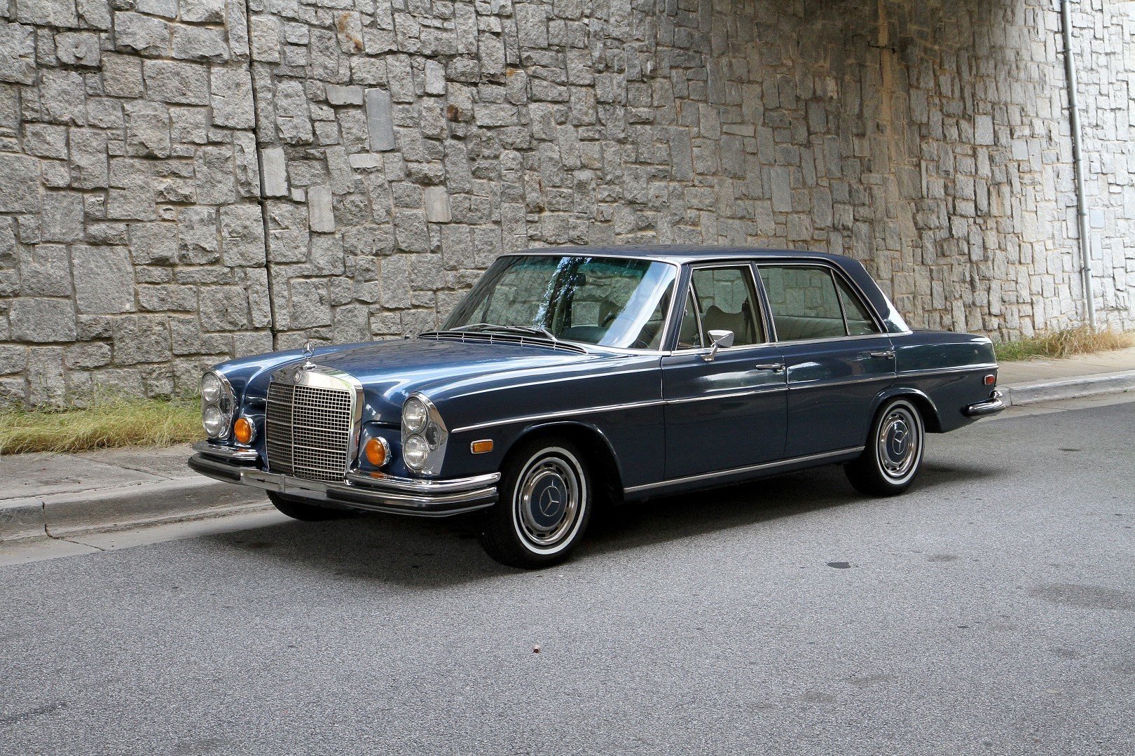 1973 Mercedes-Benz 280SEL | Motorcar Studio