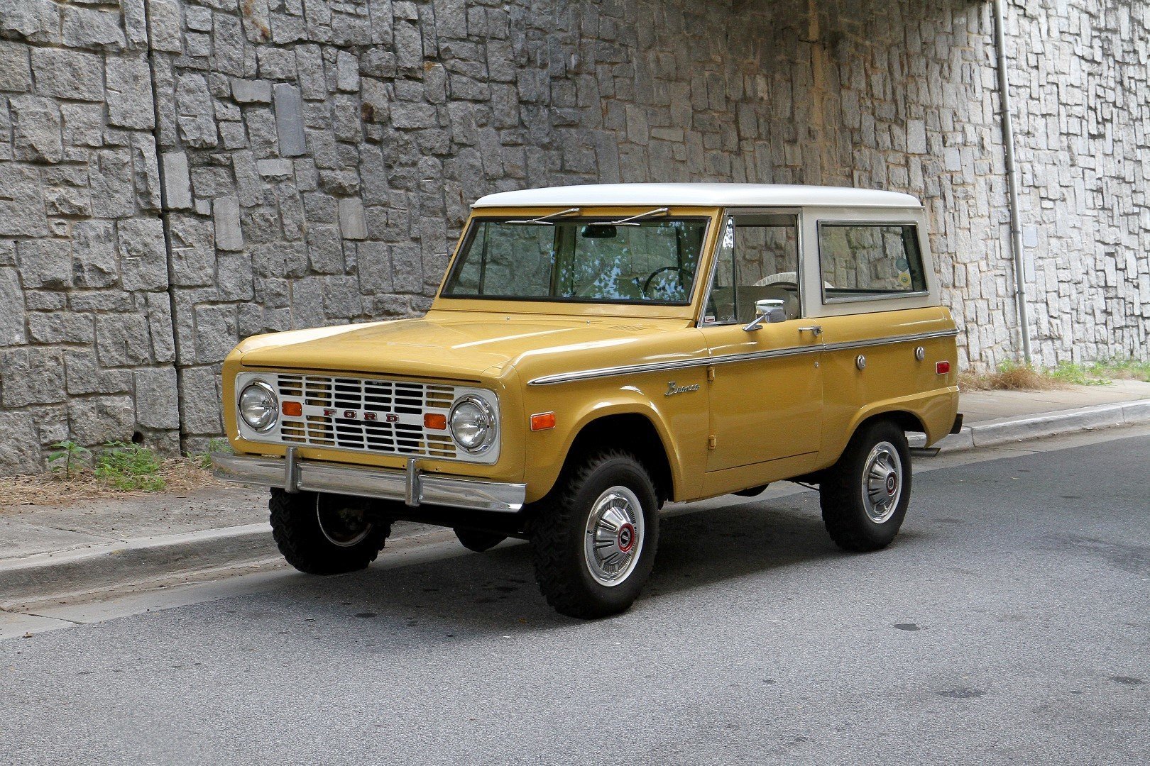 1973 Ford Bronco | Motorcar Studio