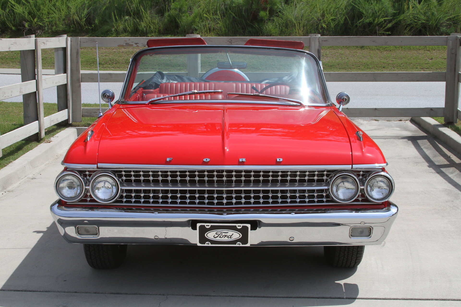 1961 Ford Galaxie Sunliner | Motor City Classic Cars