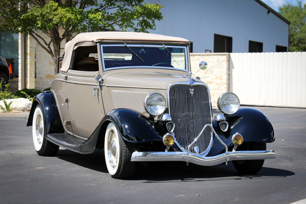 1933 Ford Deluxe 33 Ford Roadster rumble seat glass body but looks ...