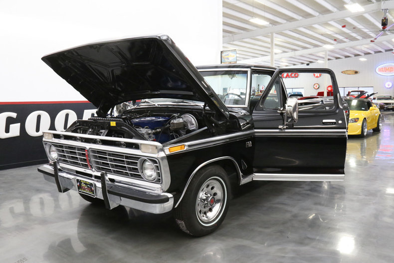 1975 Ford F150 | Street Dreams