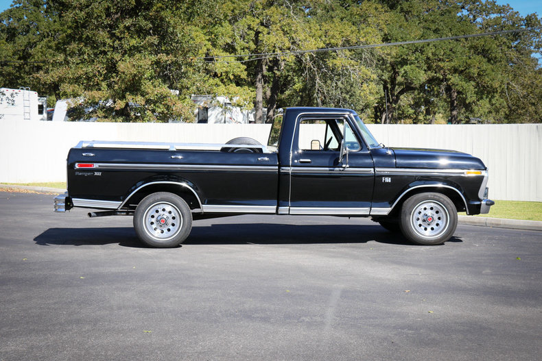 1975 Ford F150 | Street Dreams