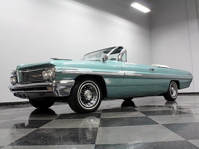 1962 Pontiac Bonneville | Streetside Classics - The Nation's Trusted ...