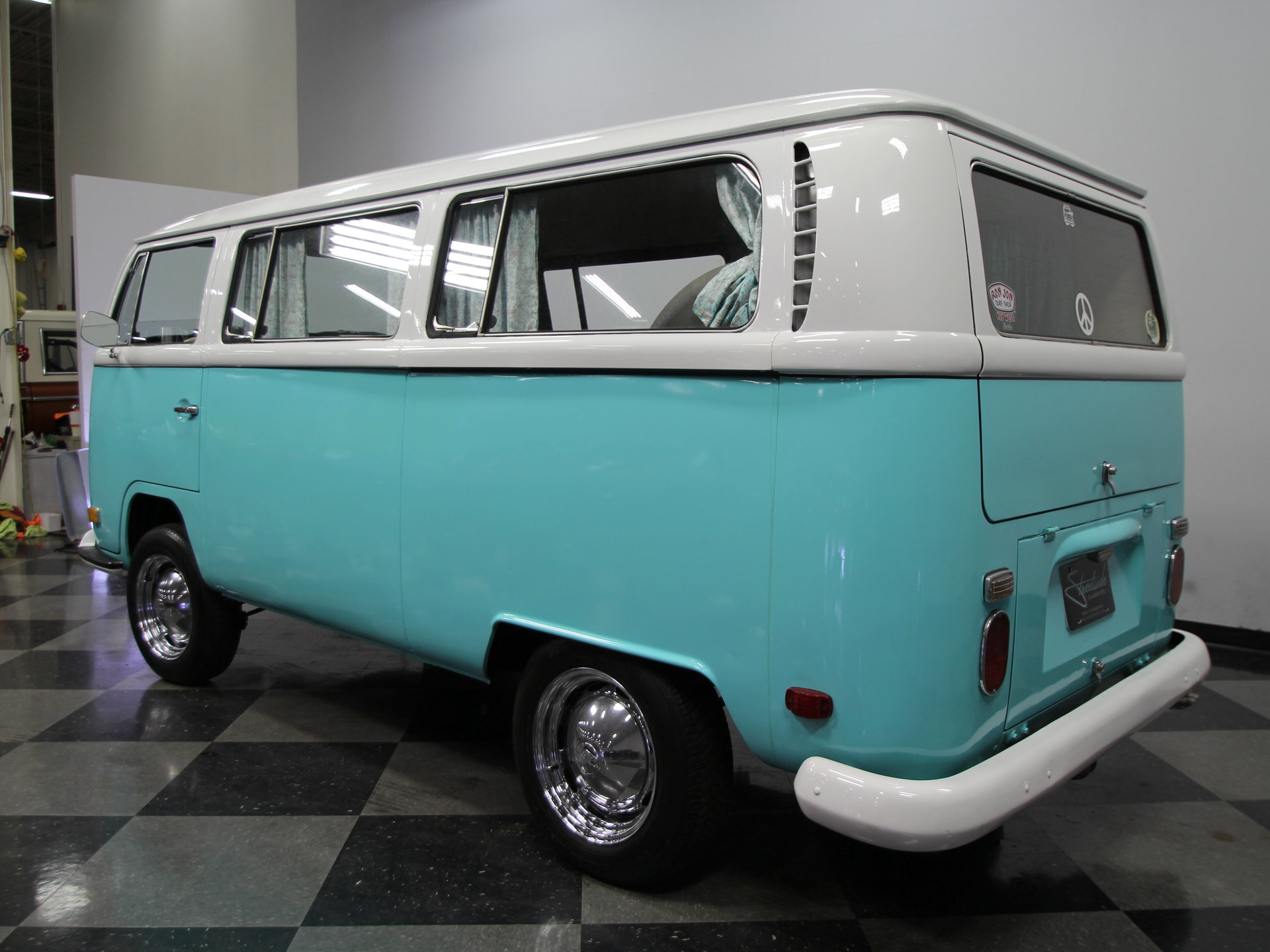1970 Volkswagen Bus | Streetside Classics - The Nation's Trusted ...