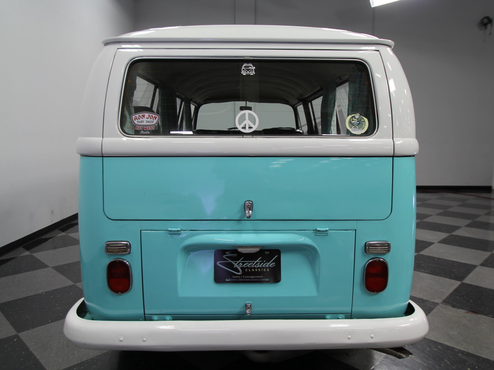 1970 Volkswagen Bus | Streetside Classics - The Nation's Trusted ...
