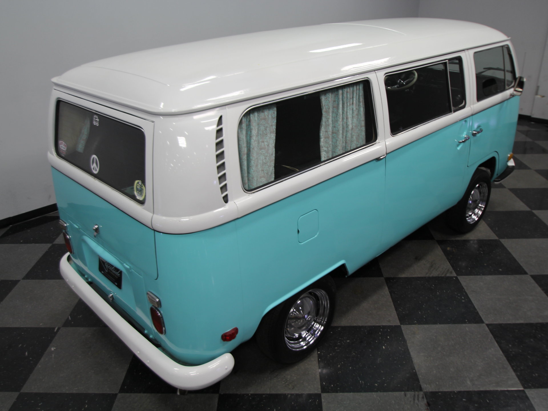 1970 Volkswagen Bus | Streetside Classics - The Nation's Trusted ...