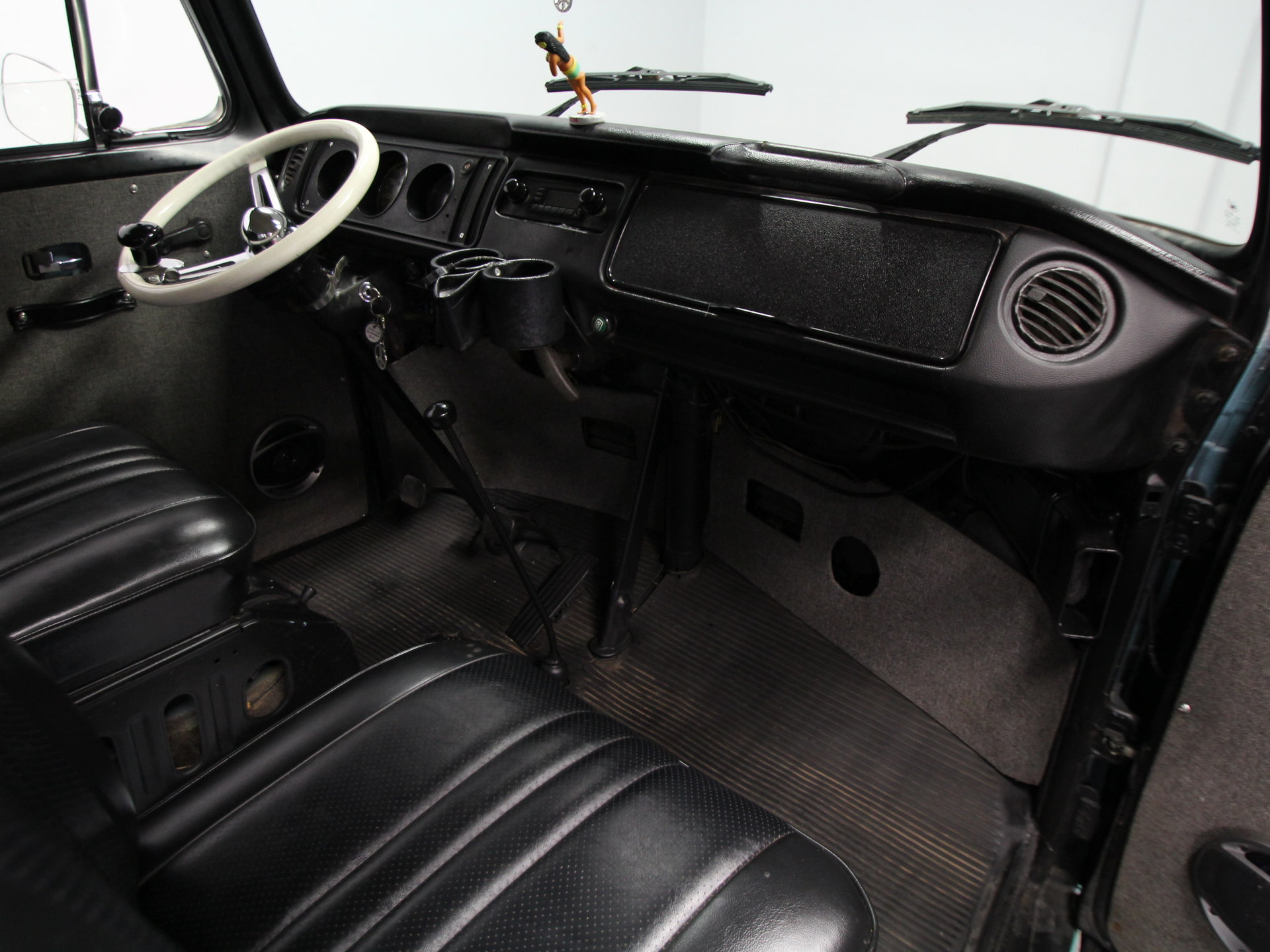 1970 Volkswagen Bus | Streetside Classics - The Nation's Trusted ...