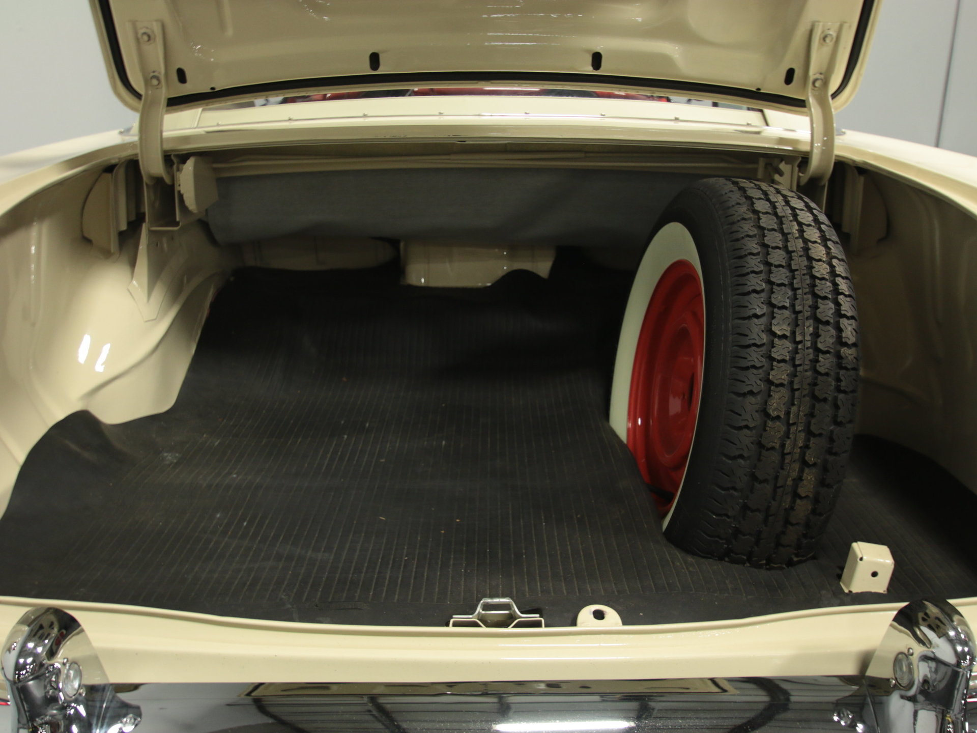 1955 Chevrolet Bel Air | Streetside Classics - The Nation's Trusted ...