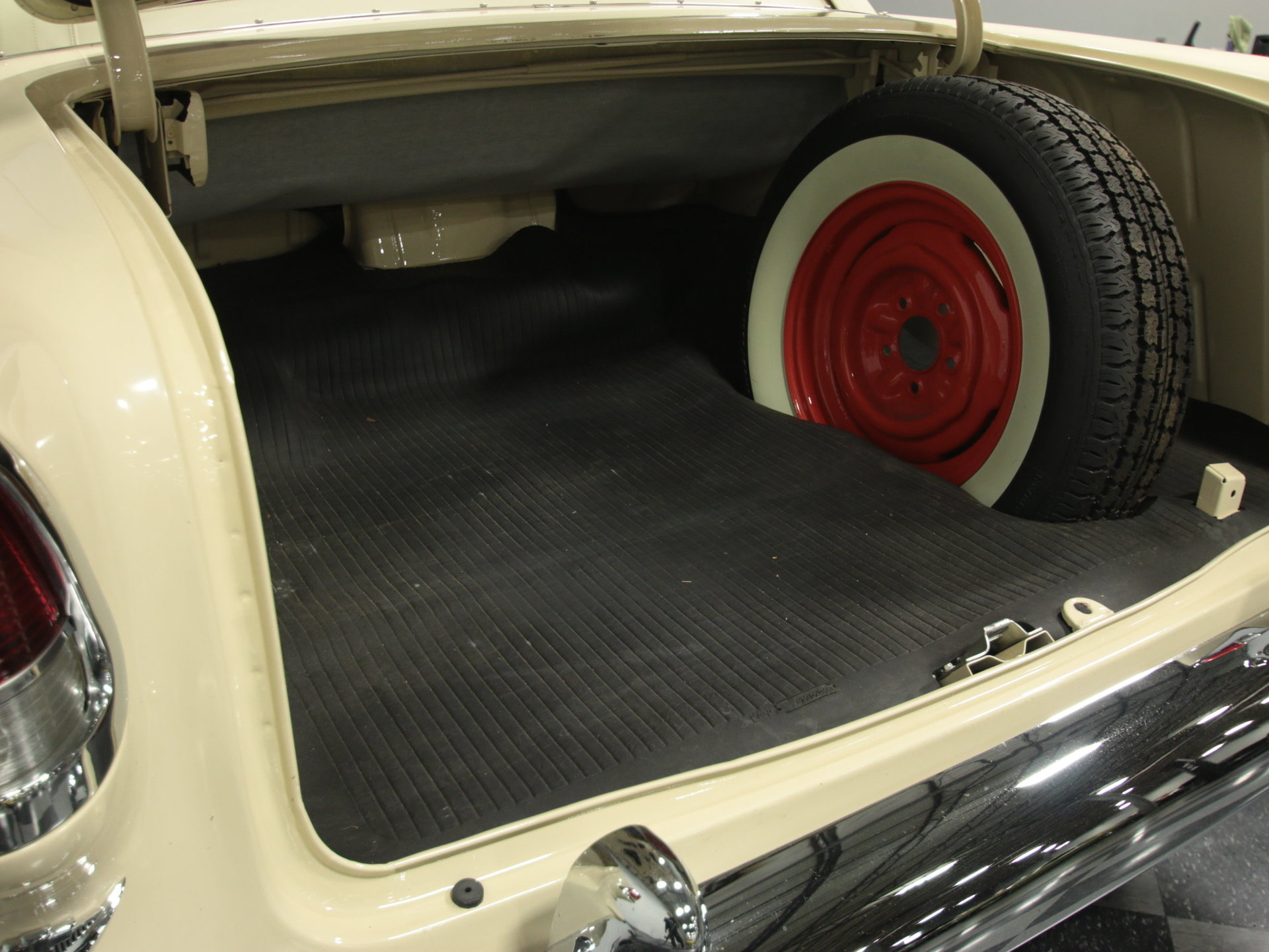 1955 Chevrolet Bel Air | Streetside Classics - The Nation's Trusted ...