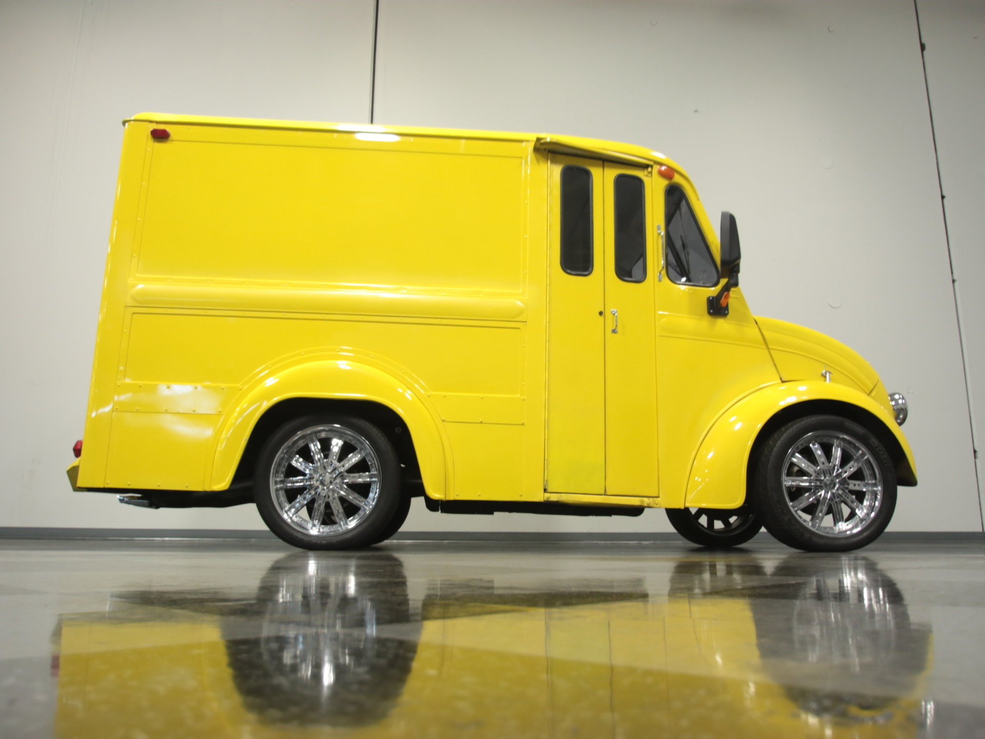 1964 DIVCO 100B | Streetside Classics - The Nation's Trusted Classic ...