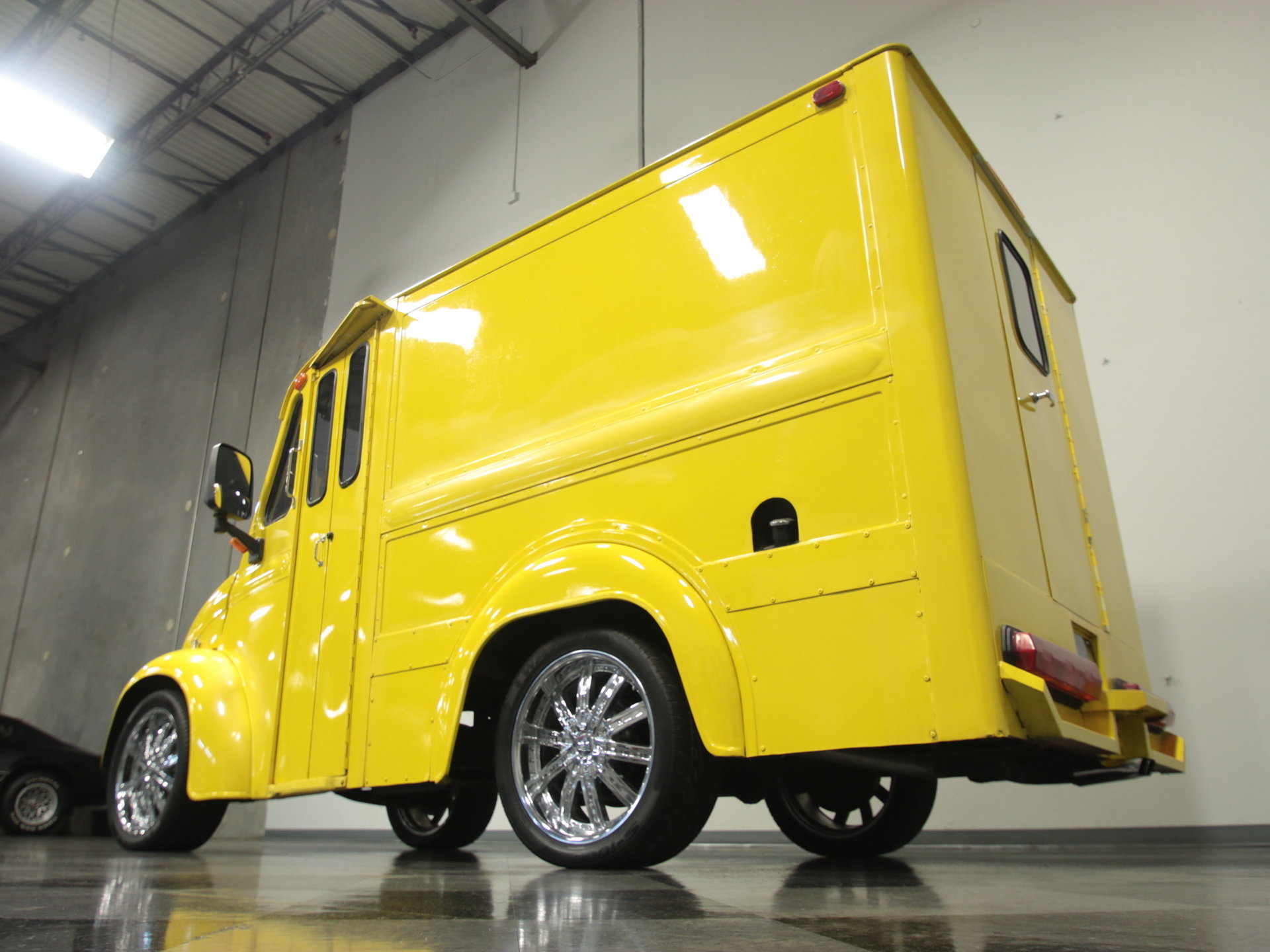 1964 DIVCO 100B | Streetside Classics - The Nation's Trusted Classic ...