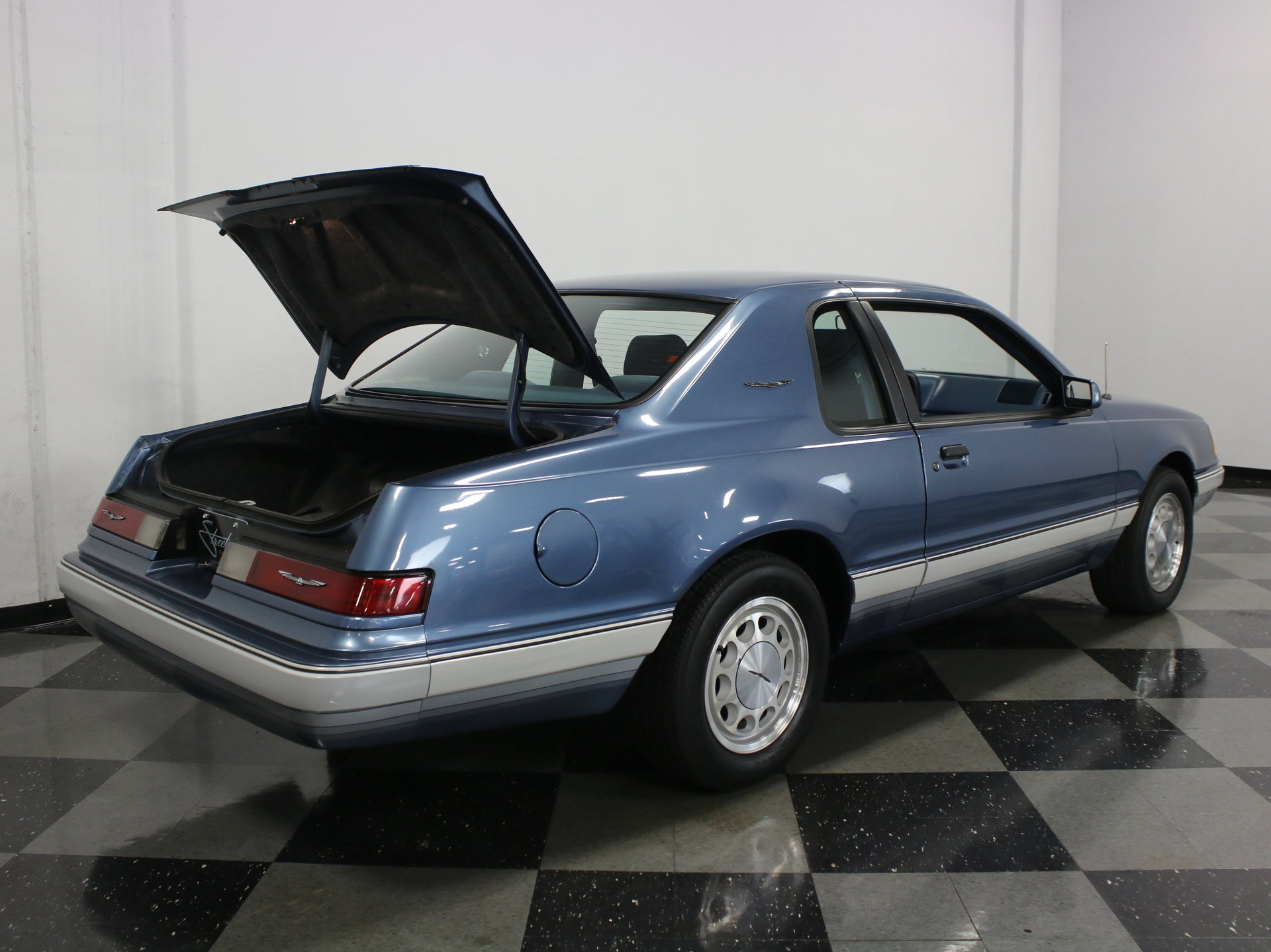 1985 Ford Thunderbird | Streetside Classics - The Nation's Trusted ...