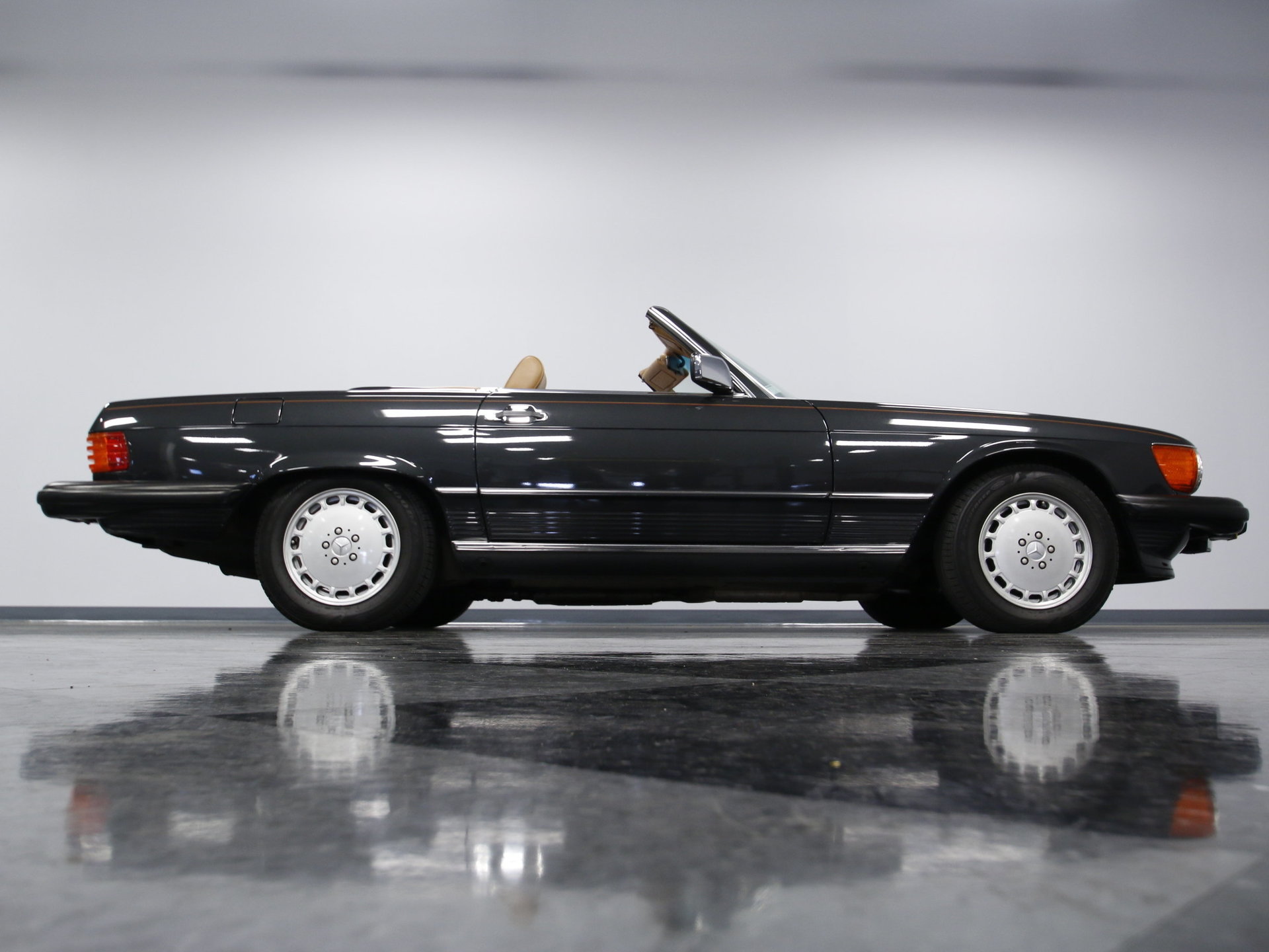 1986 Mercedes-Benz 560SL | Streetside Classics - The Nation's Trusted ...