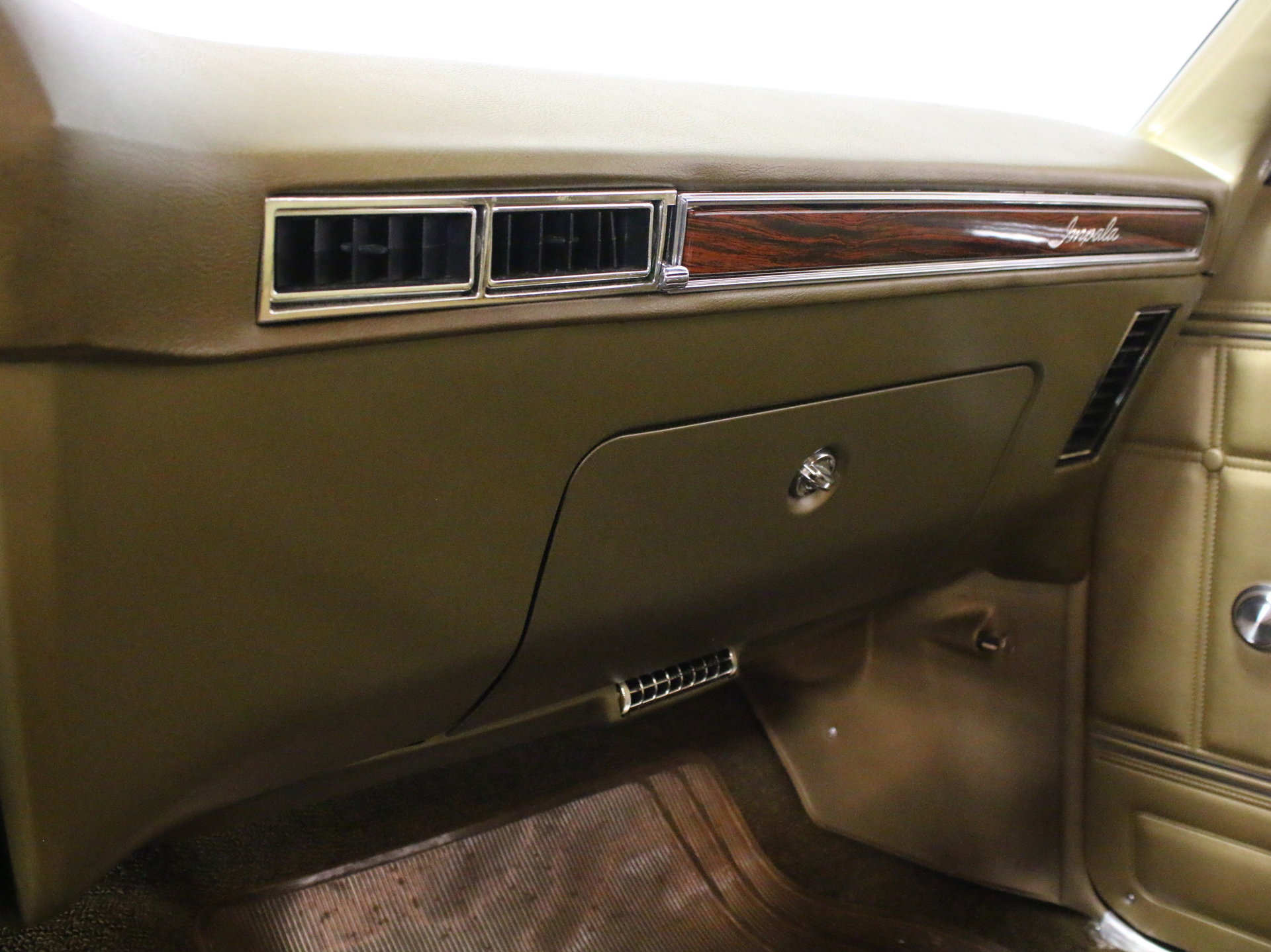 1970 Chevrolet Impala | Streetside Classics - The Nation's Trusted ...