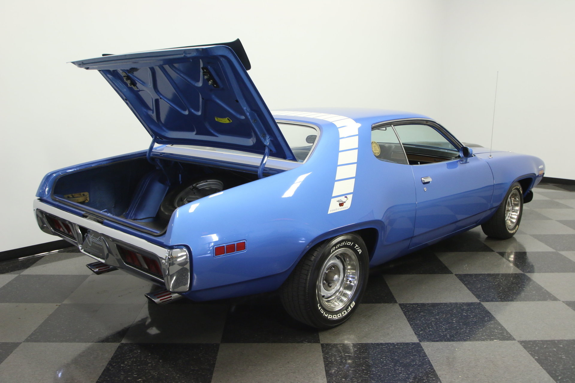 1971 Plymouth Road Runner | Streetside Classics - The Nation's Trusted ...