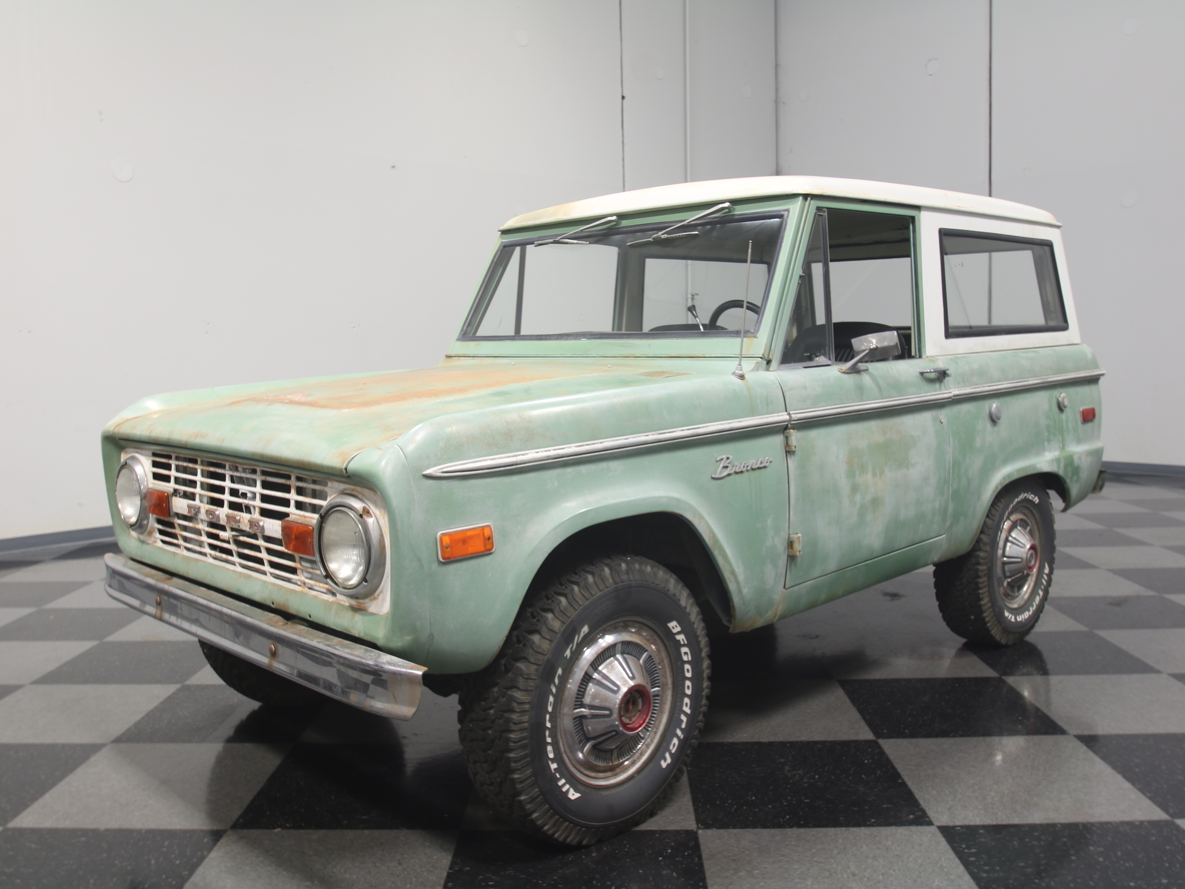 1976 Ford Bronco | Streetside Classics - Classic & Exotic Car ...