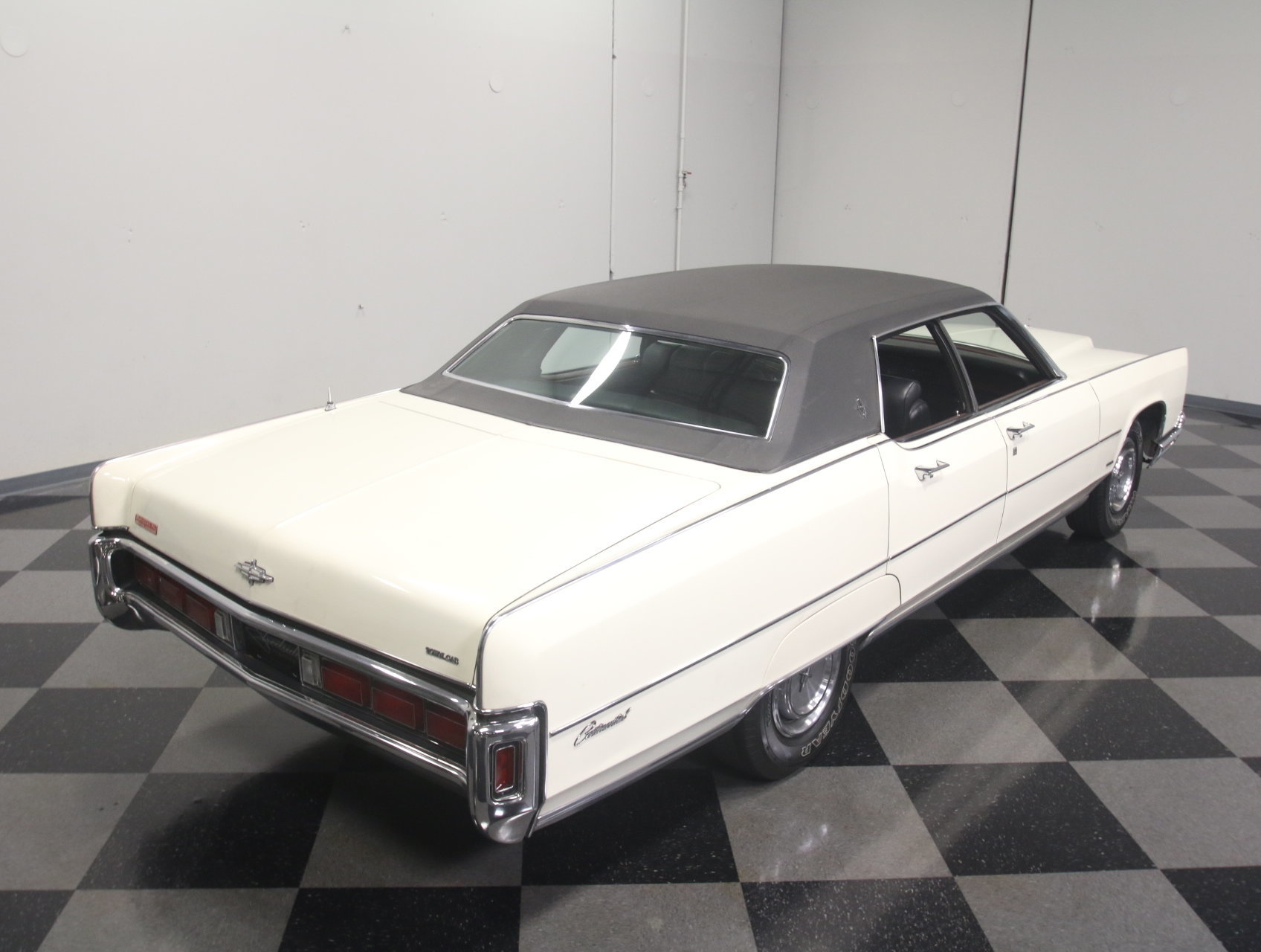 1972 Lincoln Continental | Streetside Classics - The Nation's Trusted ...