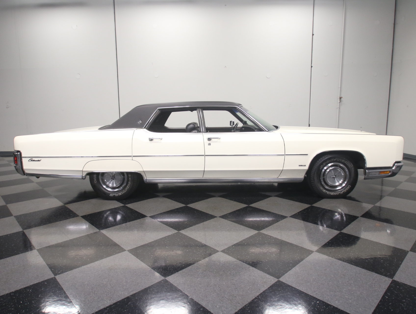 1972 Lincoln Continental | Streetside Classics - The Nation's Trusted ...