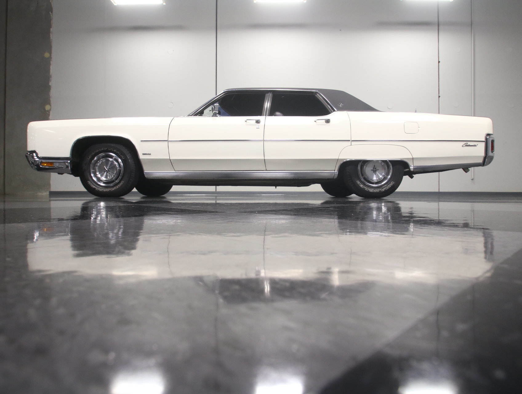1972 Lincoln Continental | Streetside Classics - The Nation's Trusted ...