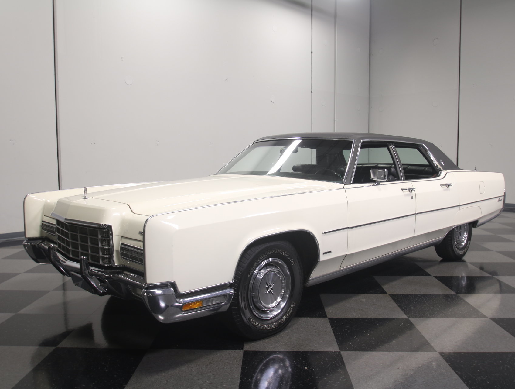 1972 Lincoln Continental | Streetside Classics - The Nation's Trusted ...