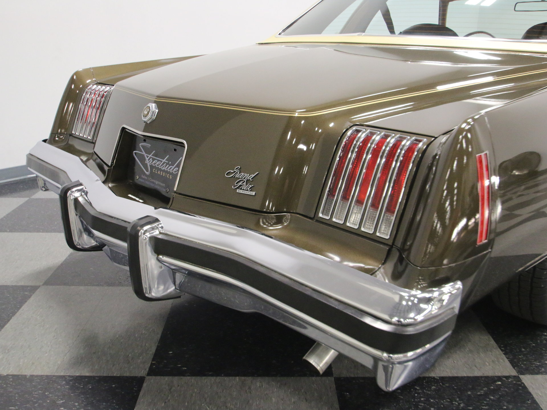 1975 Pontiac Grand Prix | Streetside Classics - The Nation's Trusted ...