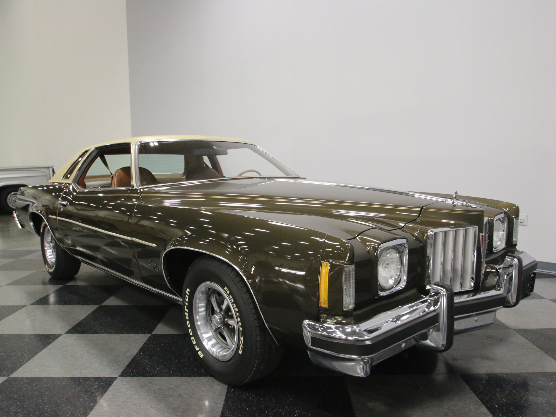 1975 Pontiac Grand Prix | Streetside Classics - The Nation's Trusted ...