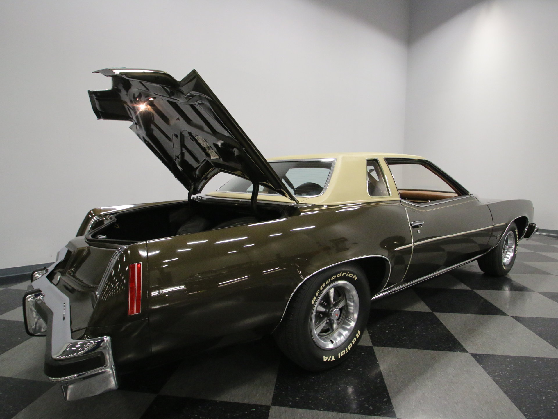 1975 Pontiac Grand Prix | Streetside Classics - The Nation's Trusted ...