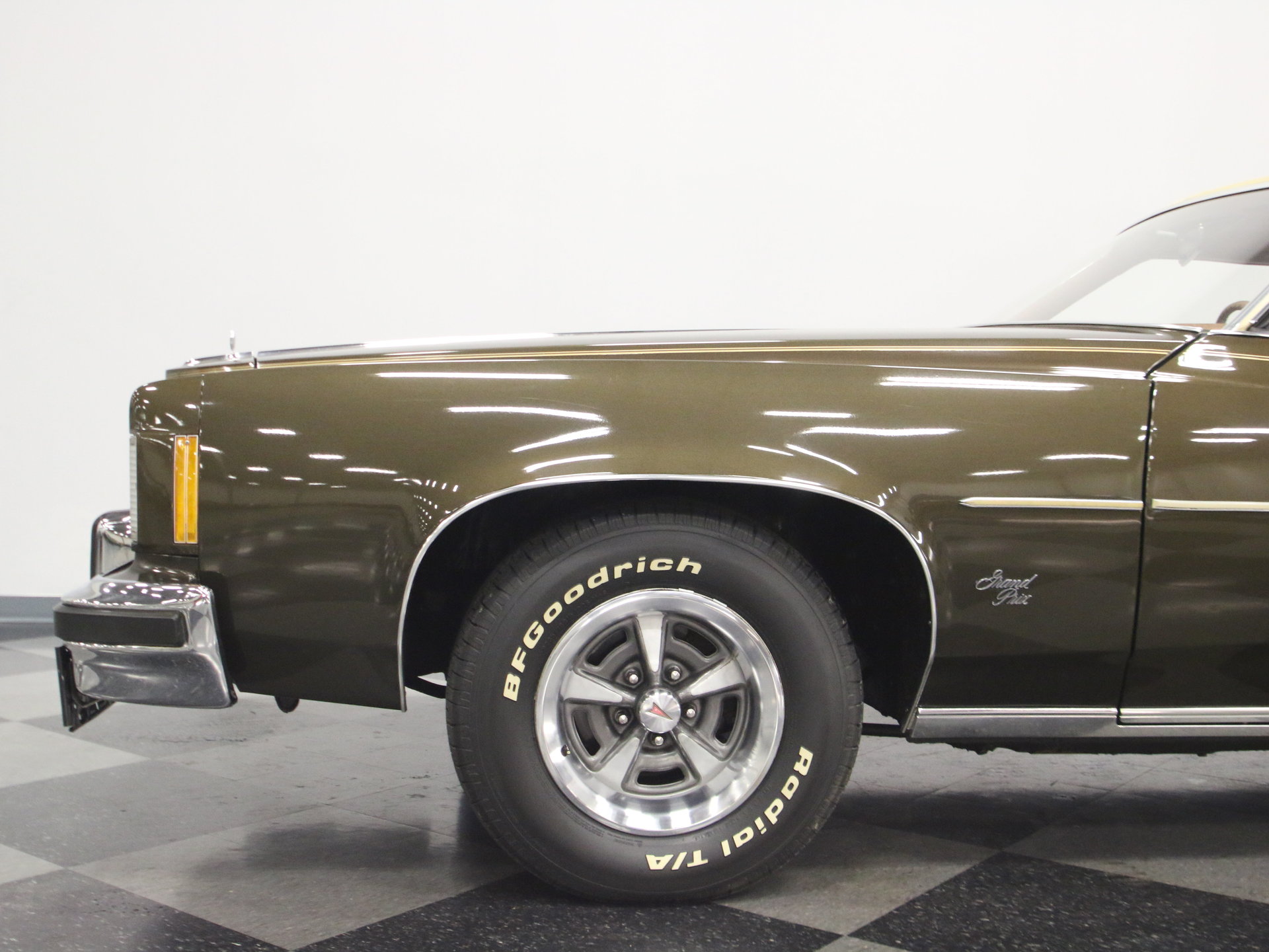 1975 Pontiac Grand Prix | Streetside Classics - The Nation's Trusted ...
