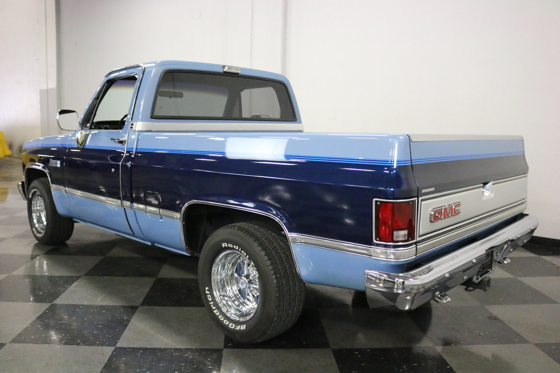 1987 GMC Sierra Classic 1500 | Streetside Classics - The Nation's ...