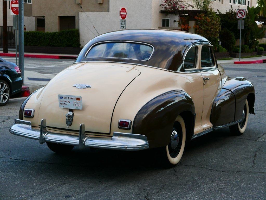 1942 Oldsmobile B44 Business Coupe