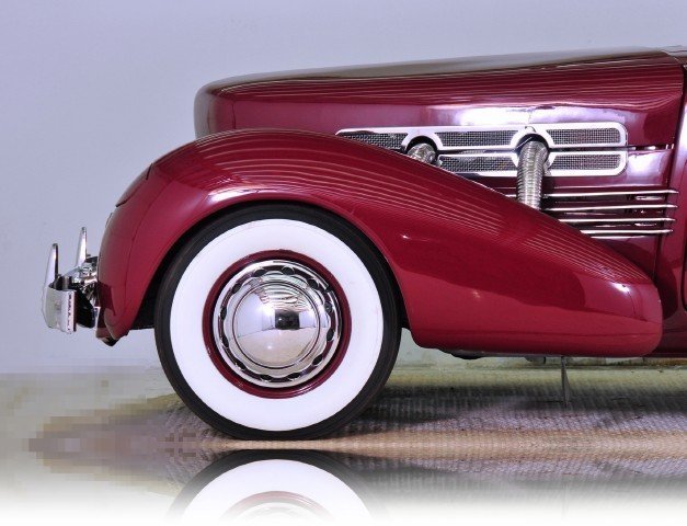 1937 Cord | Volo Auto Museum