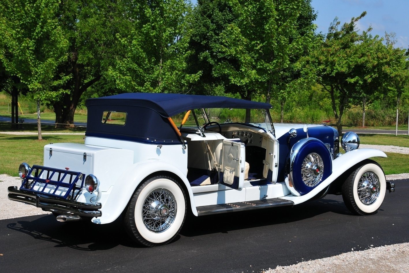 1932 DUESENBERG II WALKER LAGRANDE | Volo Auto Museum