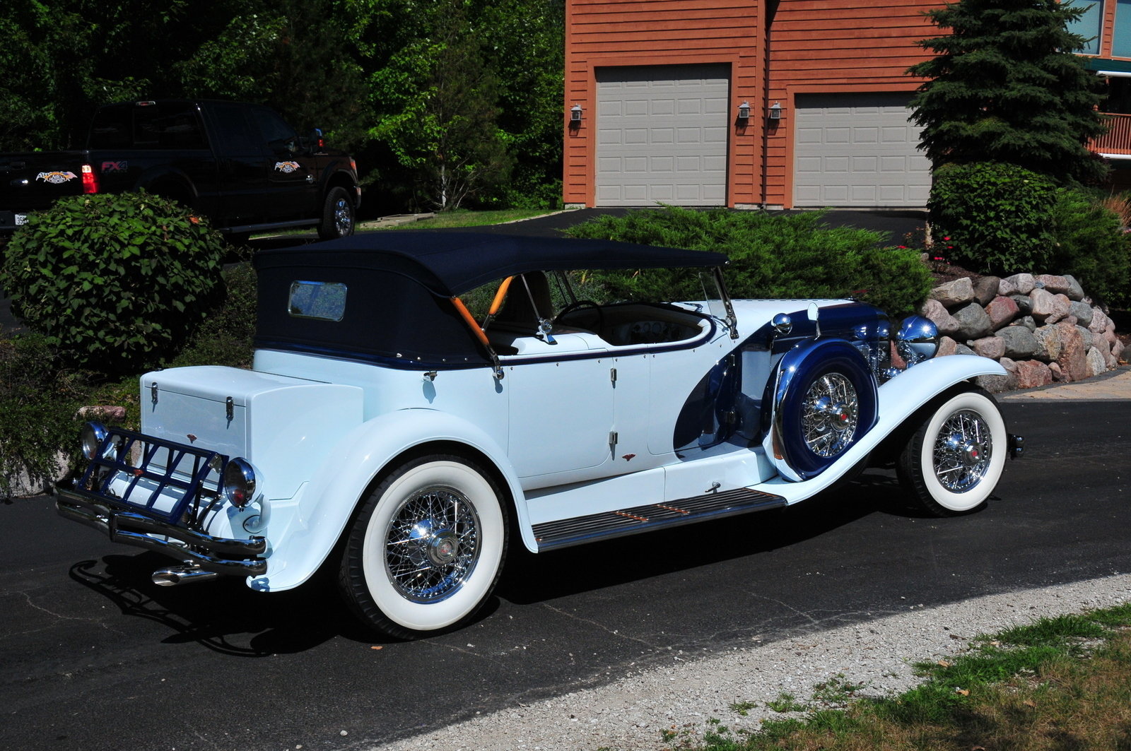 1984 DUESENBERG II WALKER LAGRANDE | Volo Auto Museum